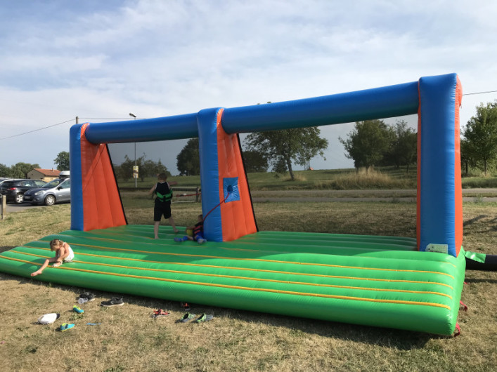 Equafoot (tir à l'élastique) Jeux d'animations - Tikaloc, location événementielle