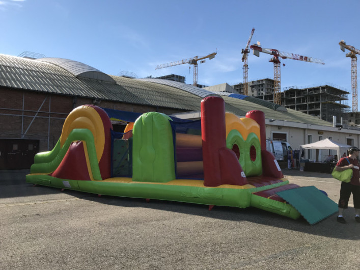 mini parcours fun run Toboggans gonflables - Tikaloc, location ...